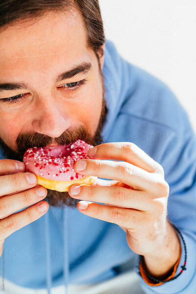 Clumsy donut maker - a poem by marvin goldfarb - All Poetry