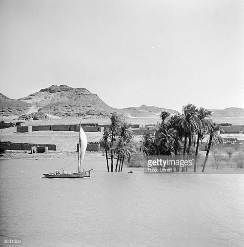 The Towns Of Your Eyes - a poem by Mutaz-Awad-Elhag - All Poetry