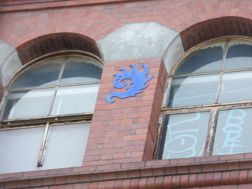 Dust moats head o'er heals - a poem by gypsum - All Poetry