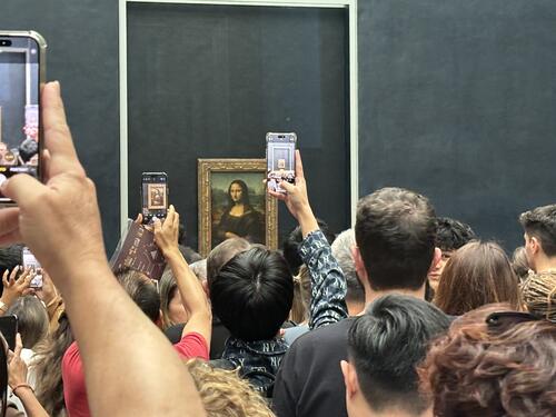Mona Lisa is the Most Popular Gal at the Louvre - a poem by ...